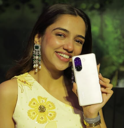 Ahsaas Channa Bio, Age, Family, Career, Boyfriend and More