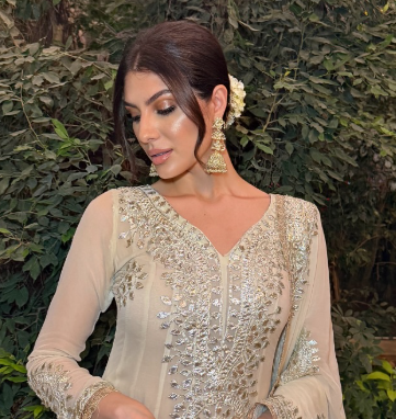 Elnaaz Norouzi Bio, Career, Personal Life, Facts and More